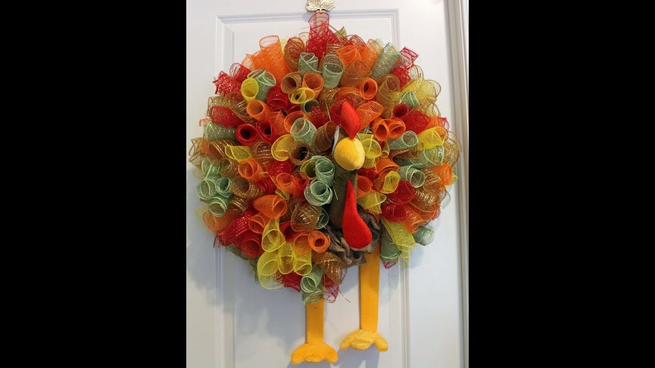 How to make a deco mesh turkey using curly method - Hard Working Mom