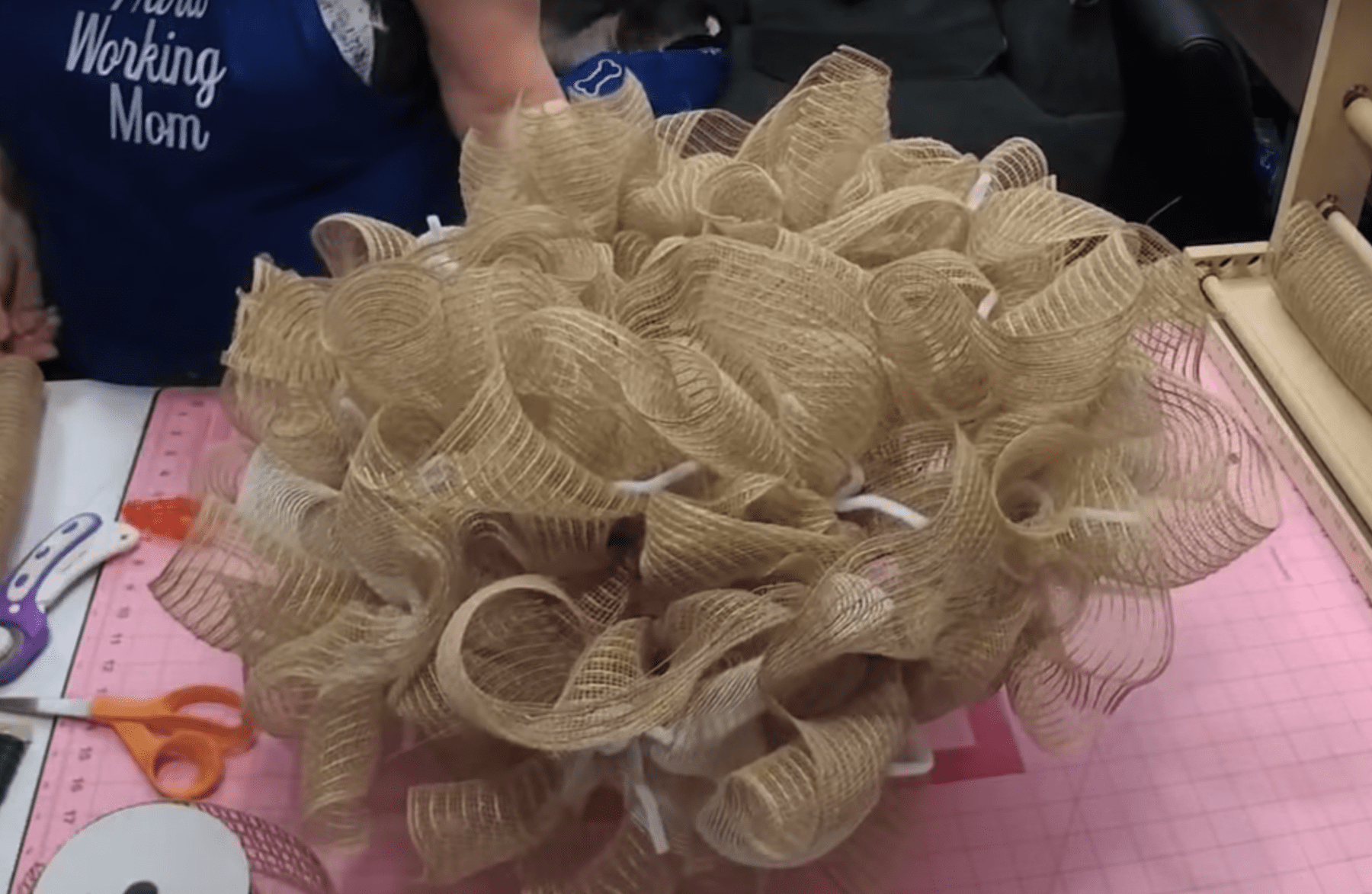 How To Make a 21inch Poof Ruffle Wreath Using Left Over 21in Mesh ...