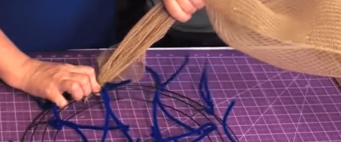 How To Make a Poof With Multi Ruffle Hot Chocolate Wreath - Hard ...