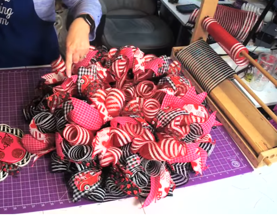 How to Make a Woodland Ruffle Valentines Wreath - Hard Working Mom